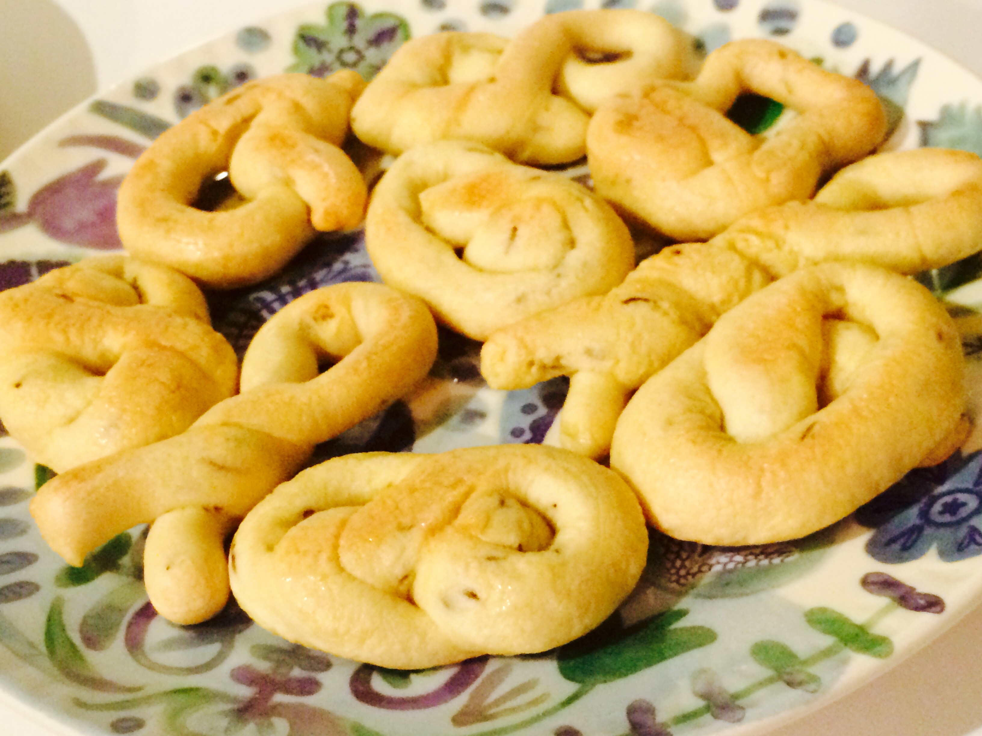 Elizabethan Jumbal Biscuits – A Dollop of History