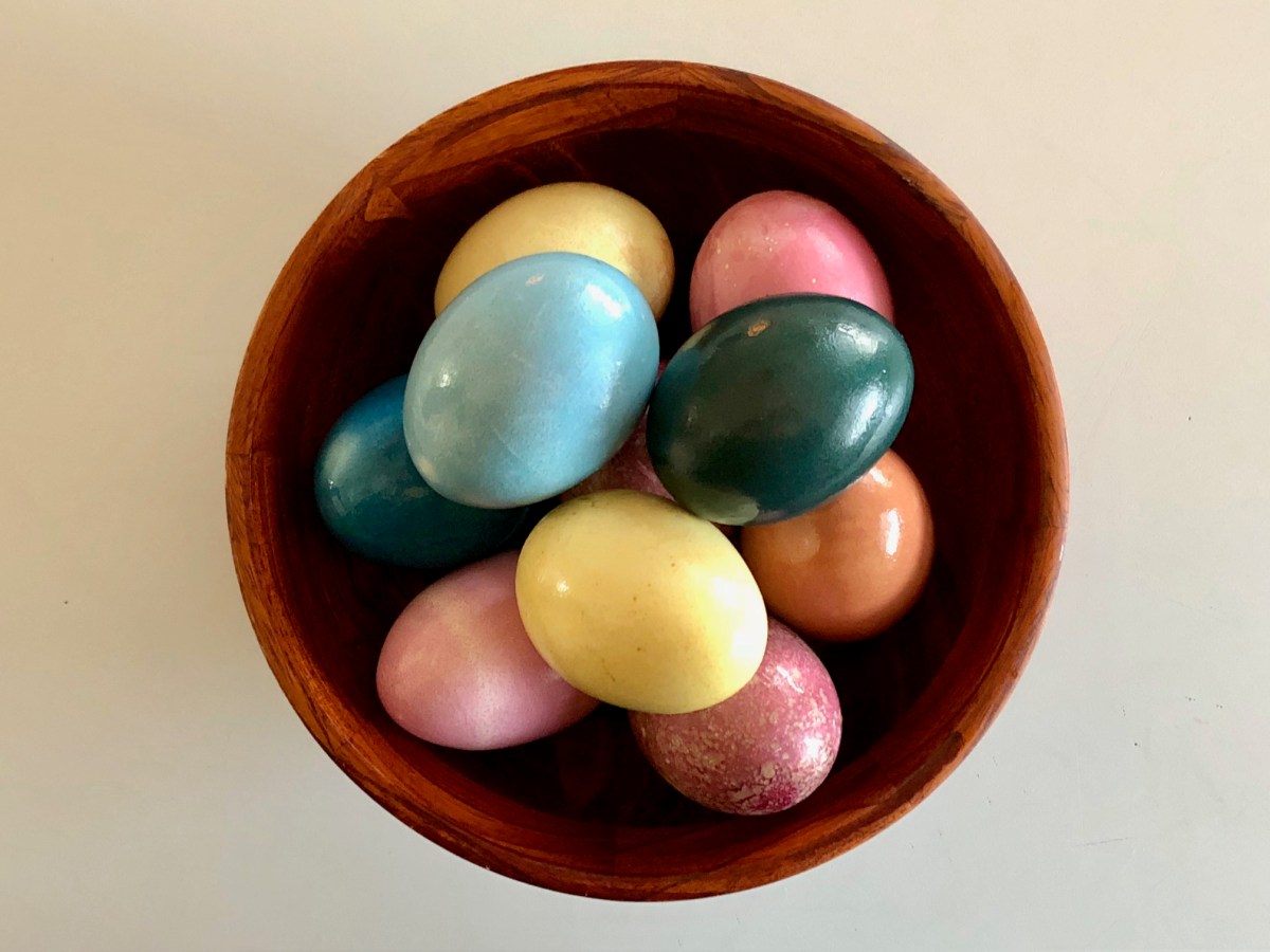 A Brief History of Food Colors + How to Dye Easter Eggs with Natural ...